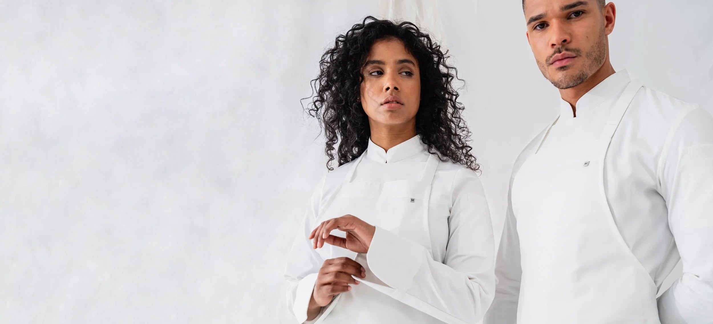 What is the difference between a Chef Apron and a Bib Apron? | Le ...